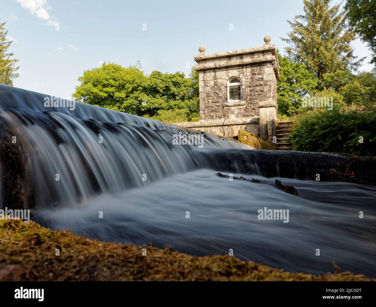 Burrator reservoir waterfall hi-res stock photography and images - Alamy