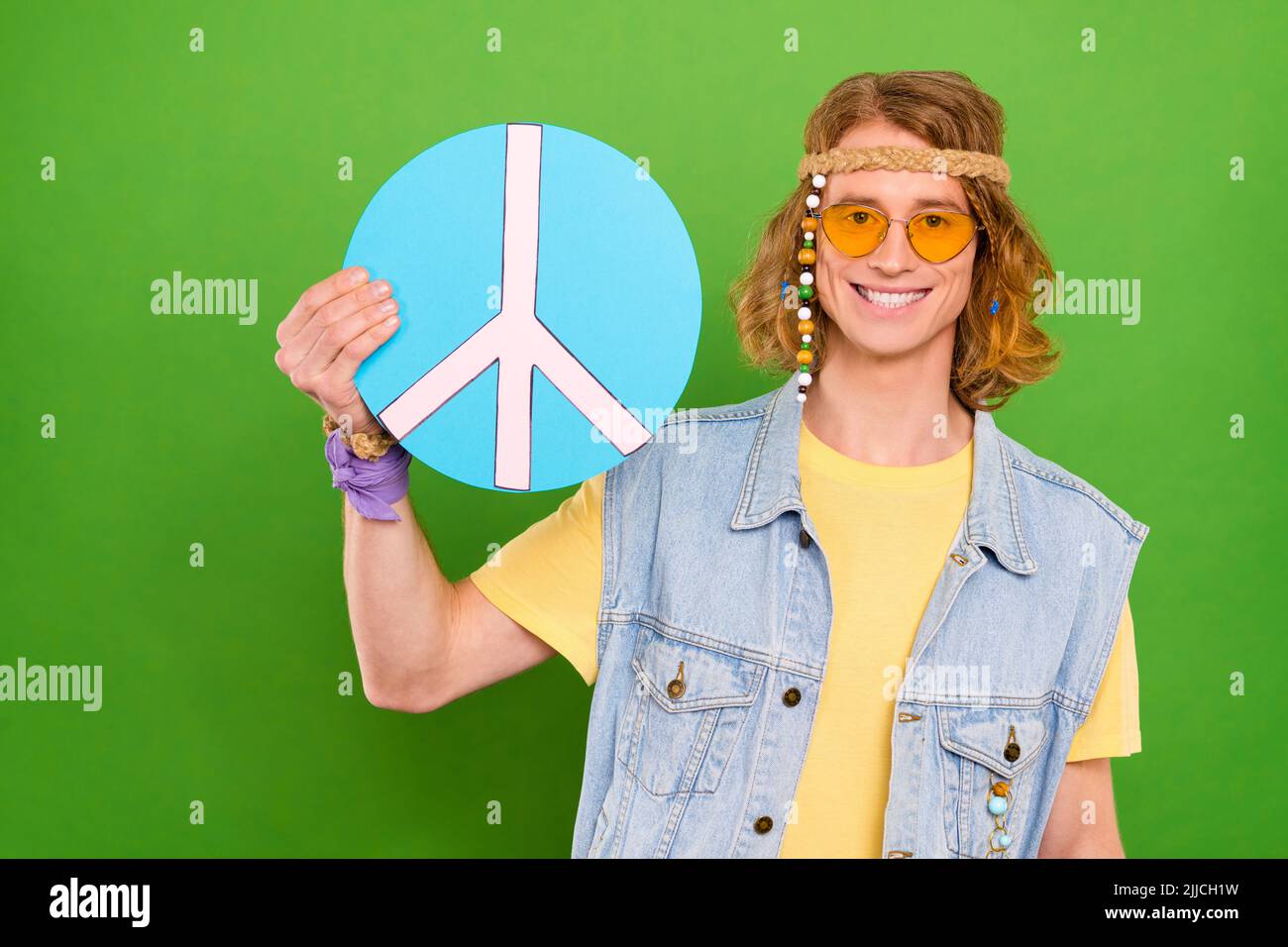 60s hand peace symbol hi-res stock photography and images - Alamy