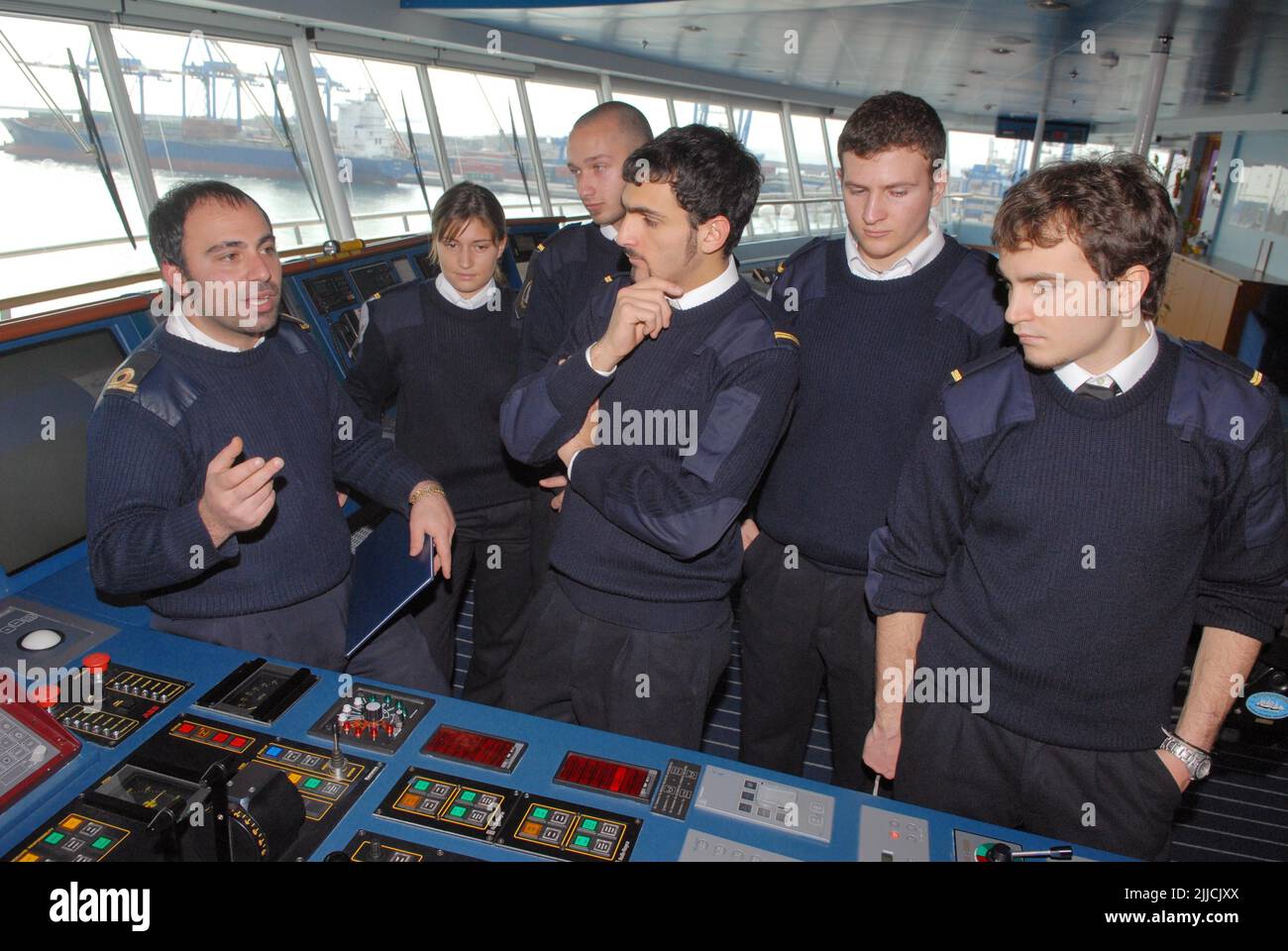Genoa (Italy), Academy of the Merchant Navy, advanced specialization ...