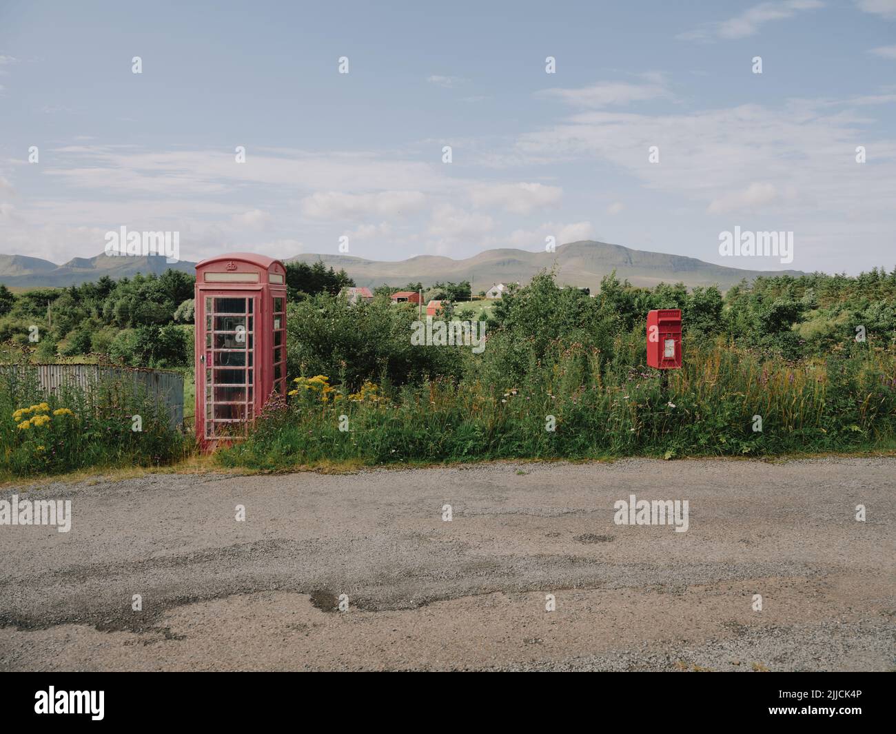 Scottish landscape the red telephone box hi-res stock photography and ...
