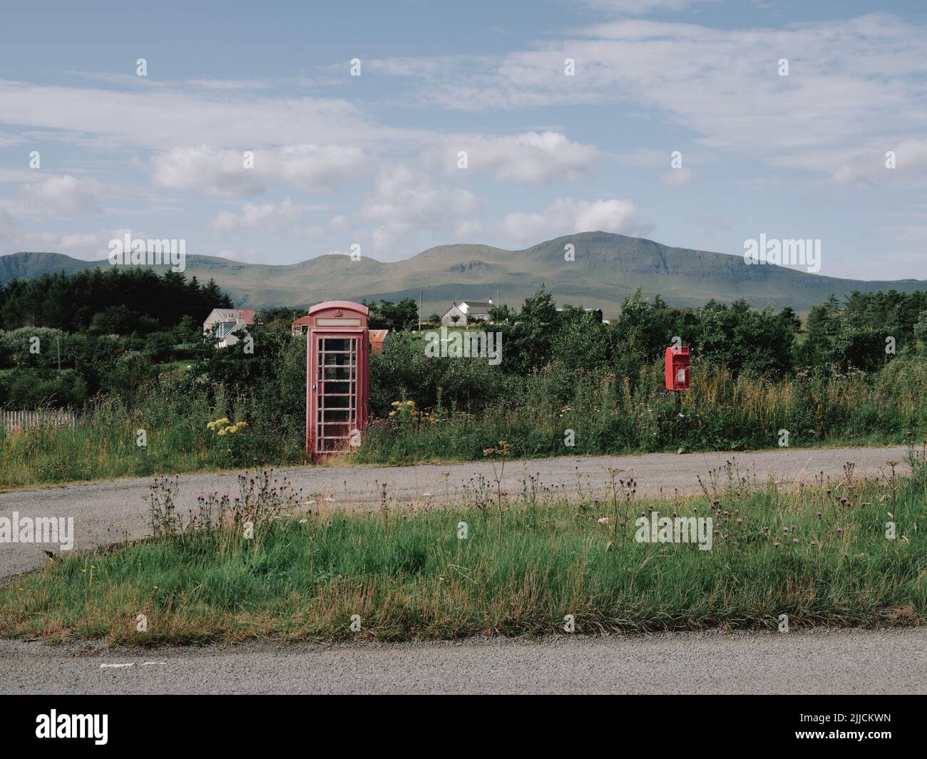 Scottish landscape the red telephone box hi-res stock photography and ...