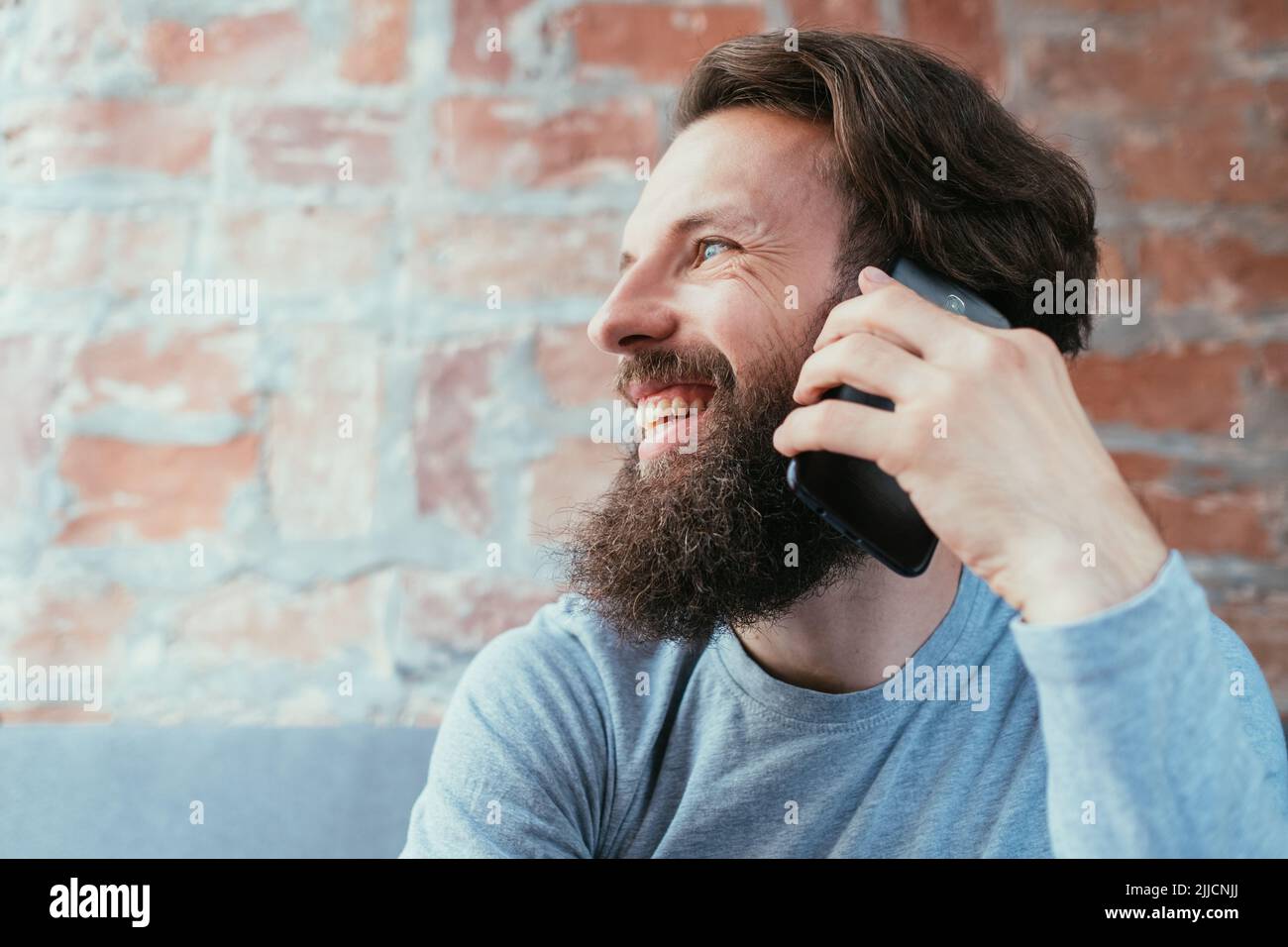 technology communication man talking mobile phone Stock Photo - Alamy