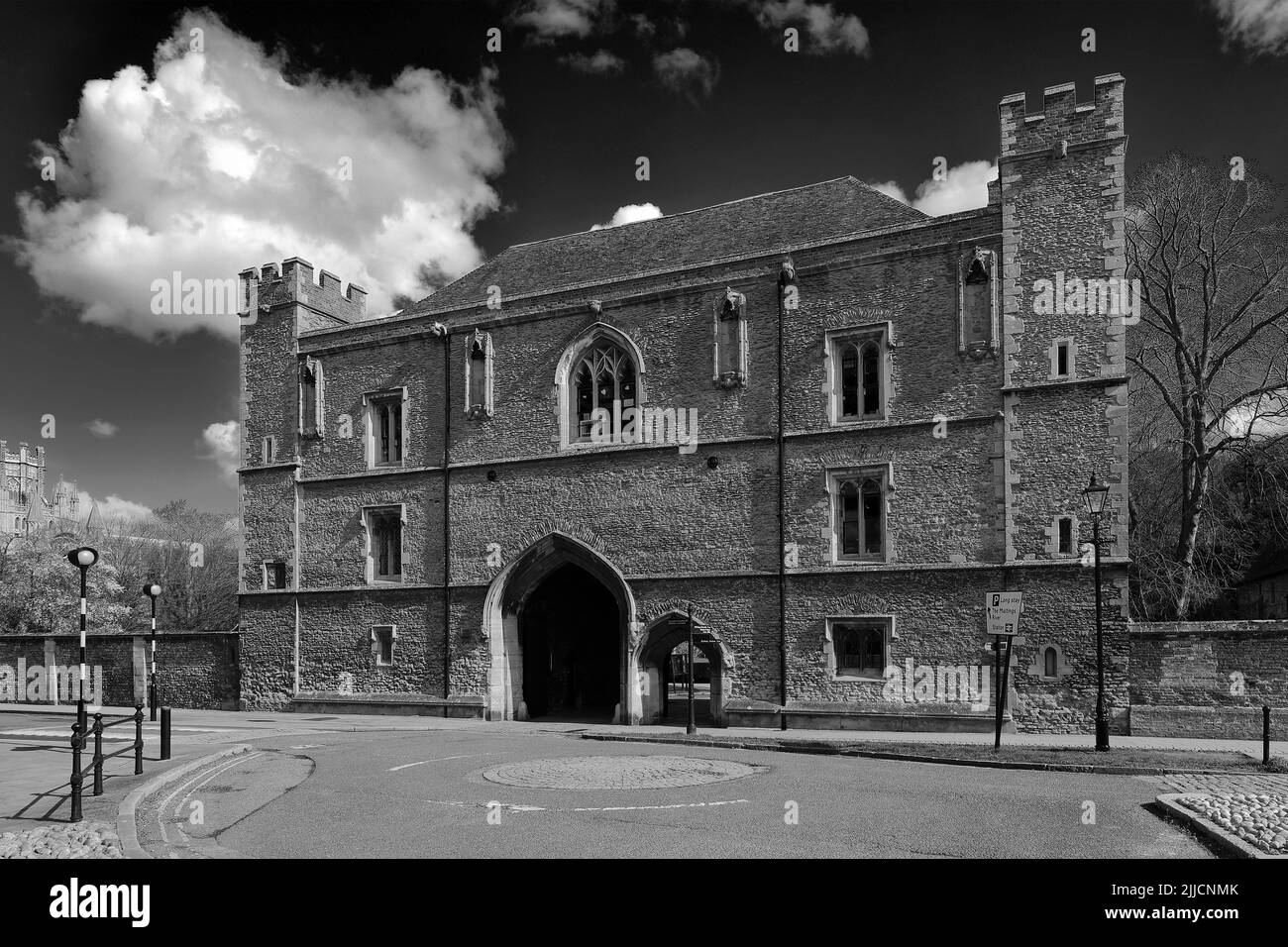 Ely cambridgeshire gate building hi-res stock photography and images ...