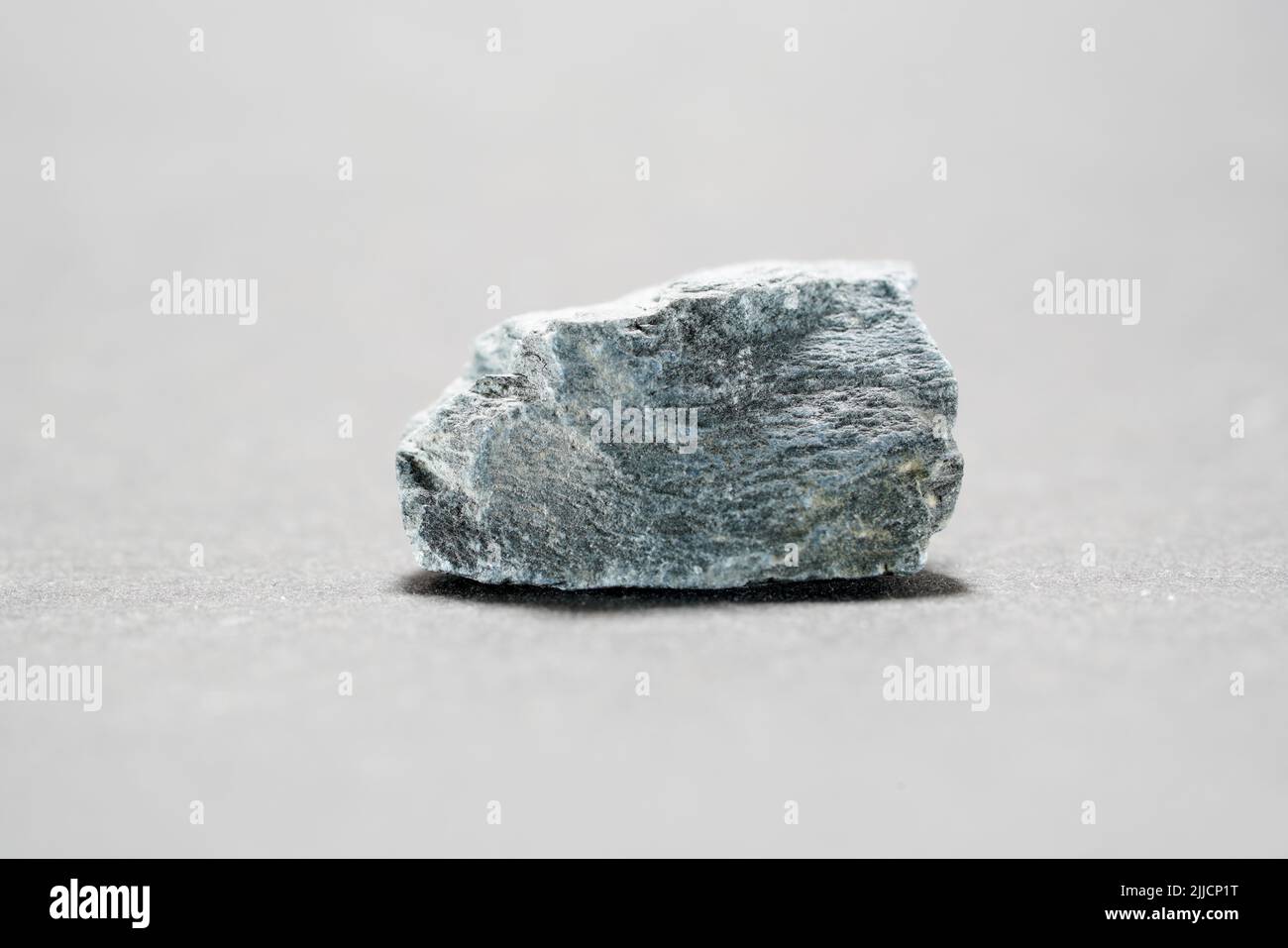 Slate, stone splinters, wood splinters, shingle is a collective term ...