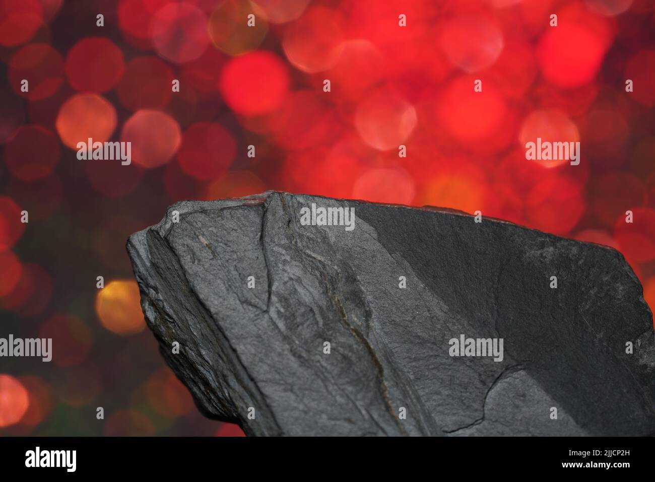 Slate, stone splinters, wood splinters, shingle is a collective term ...