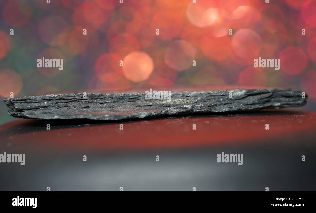 Slate, stone splinters, wood splinters, shingle is a collective term ...