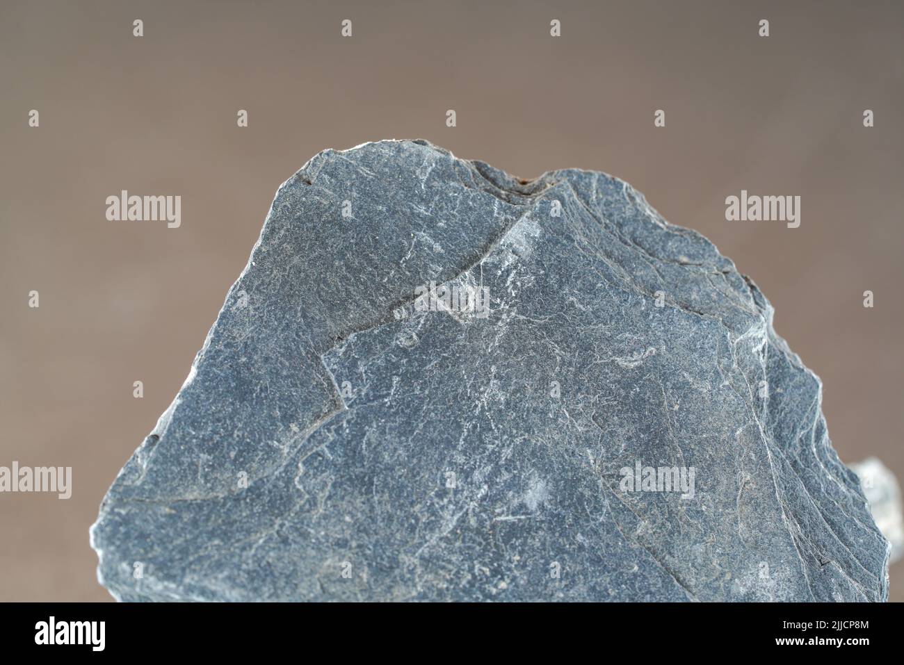 Slate, stone splinters, wood splinters, shingle is a collective term ...