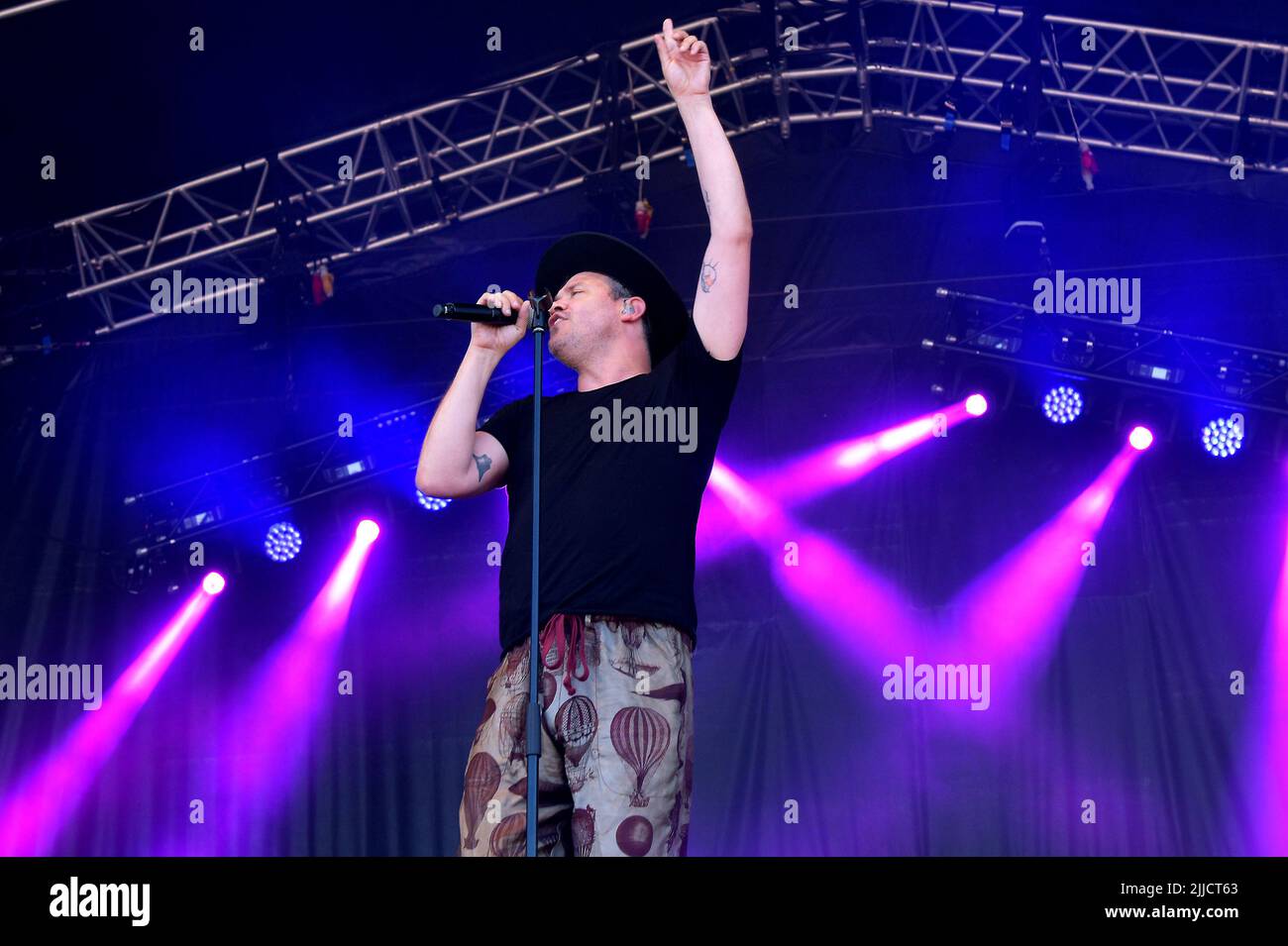 Double a sided debut single hi-res stock photography and images - Alamy