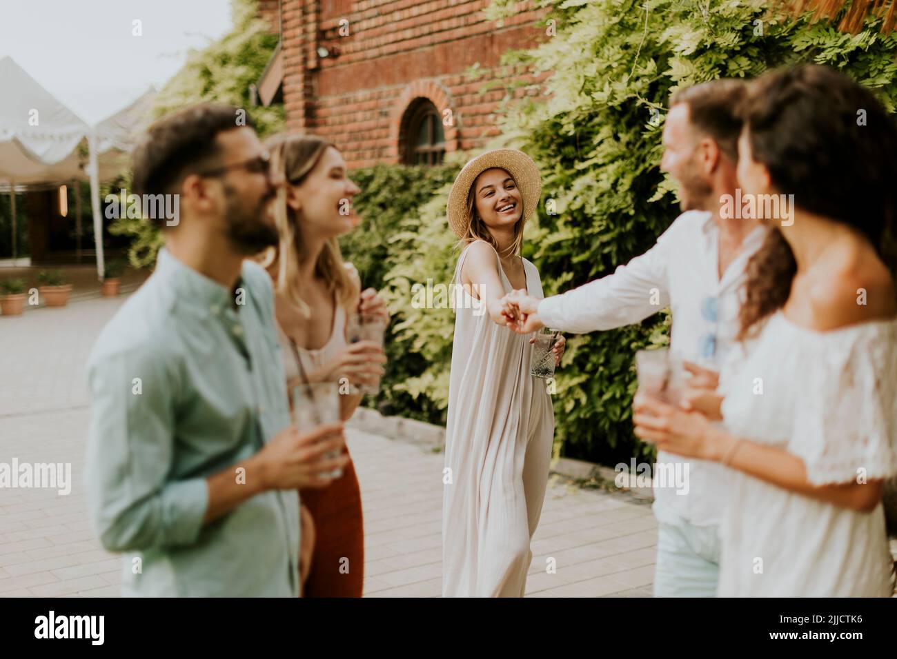 Happy people outdoors hi-res stock photography and images - Alamy