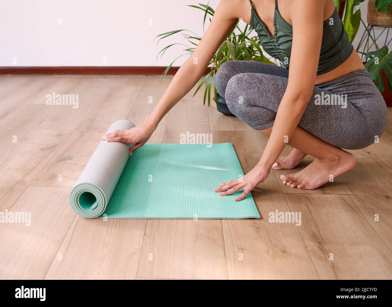Unroll hi-res stock photography and images - Alamy