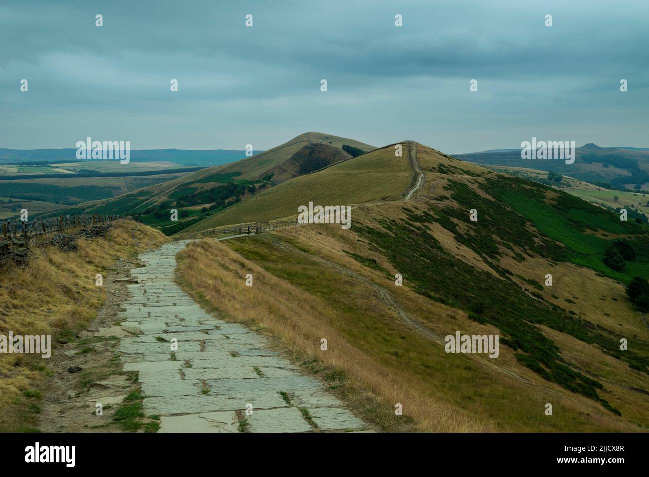 Great ridge mam tor hi-res stock photography and images - Alamy