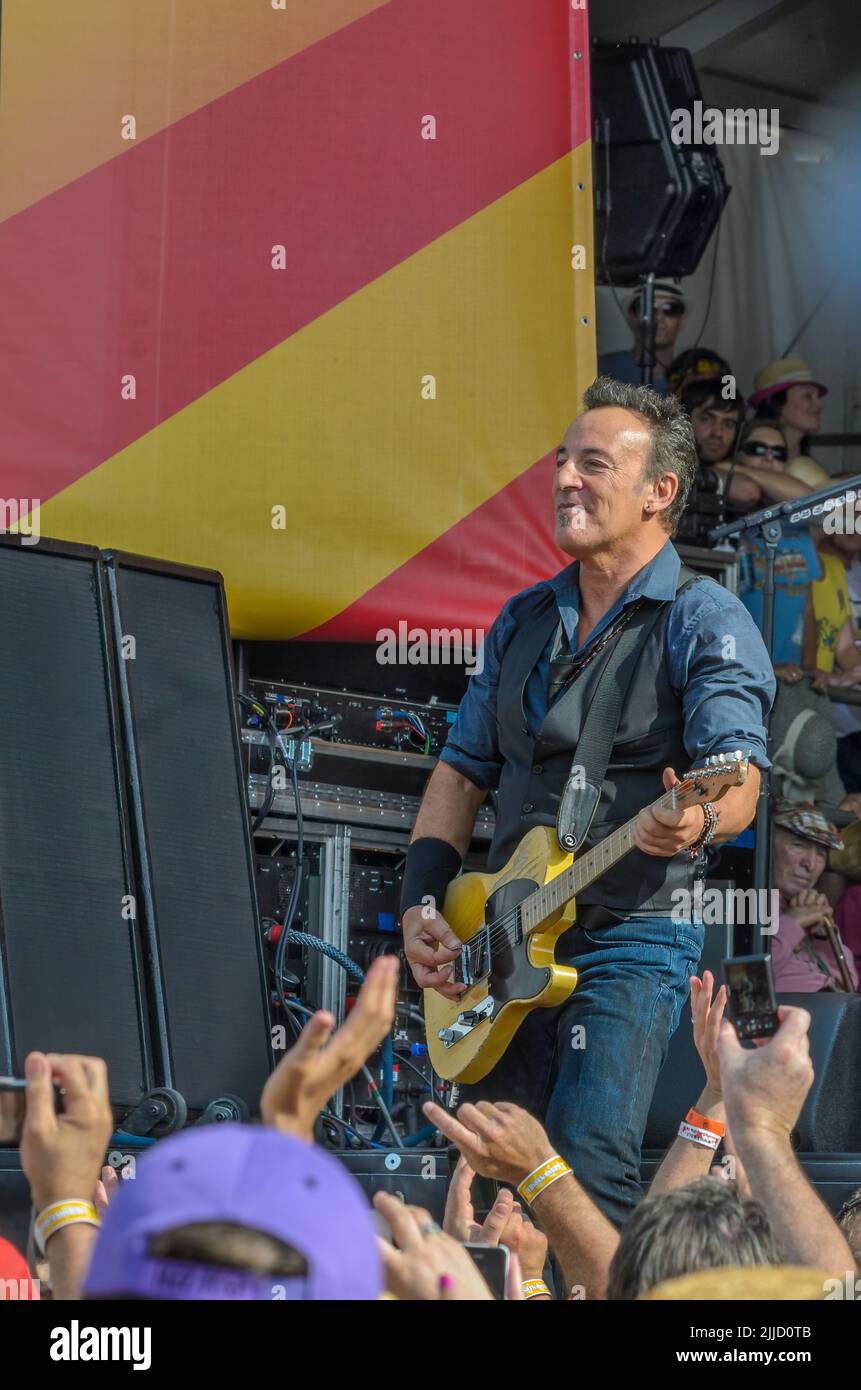 Bruce Springsteen performs on his Telecaster at the New Orleans Jazz ...