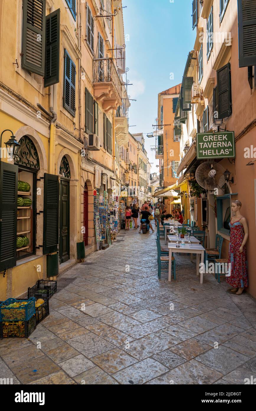 Cobbles shops town hi-res stock photography and images - Alamy