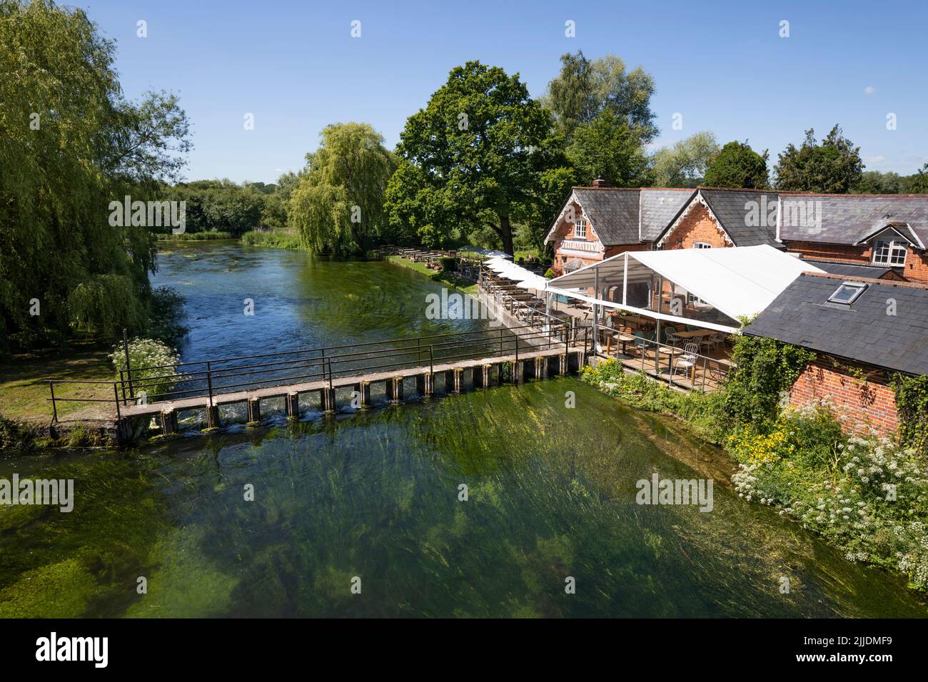 The mayfly pub and river test hi-res stock photography and images - Alamy