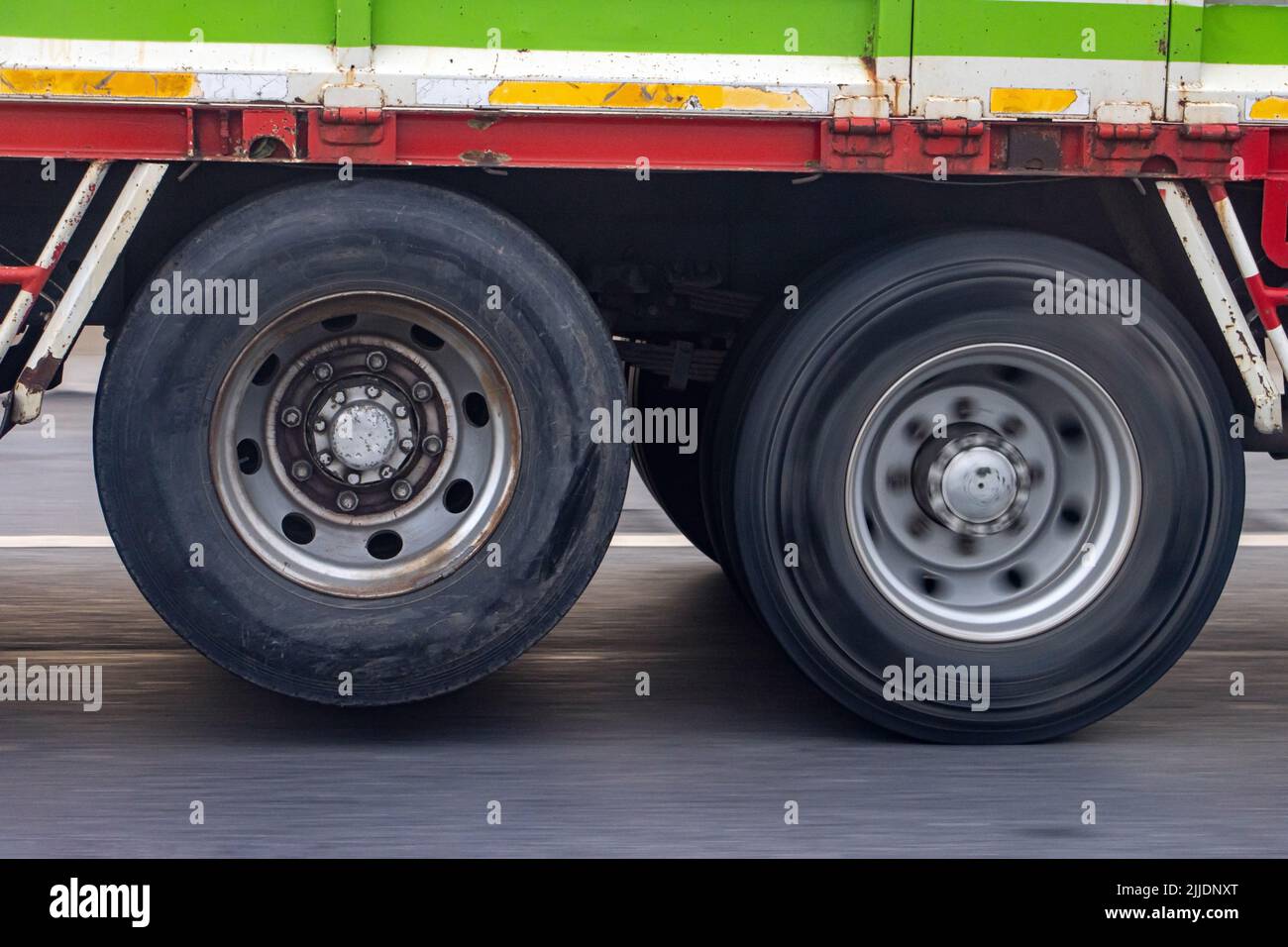 Semi truck rear view hi-res stock photography and images - Alamy