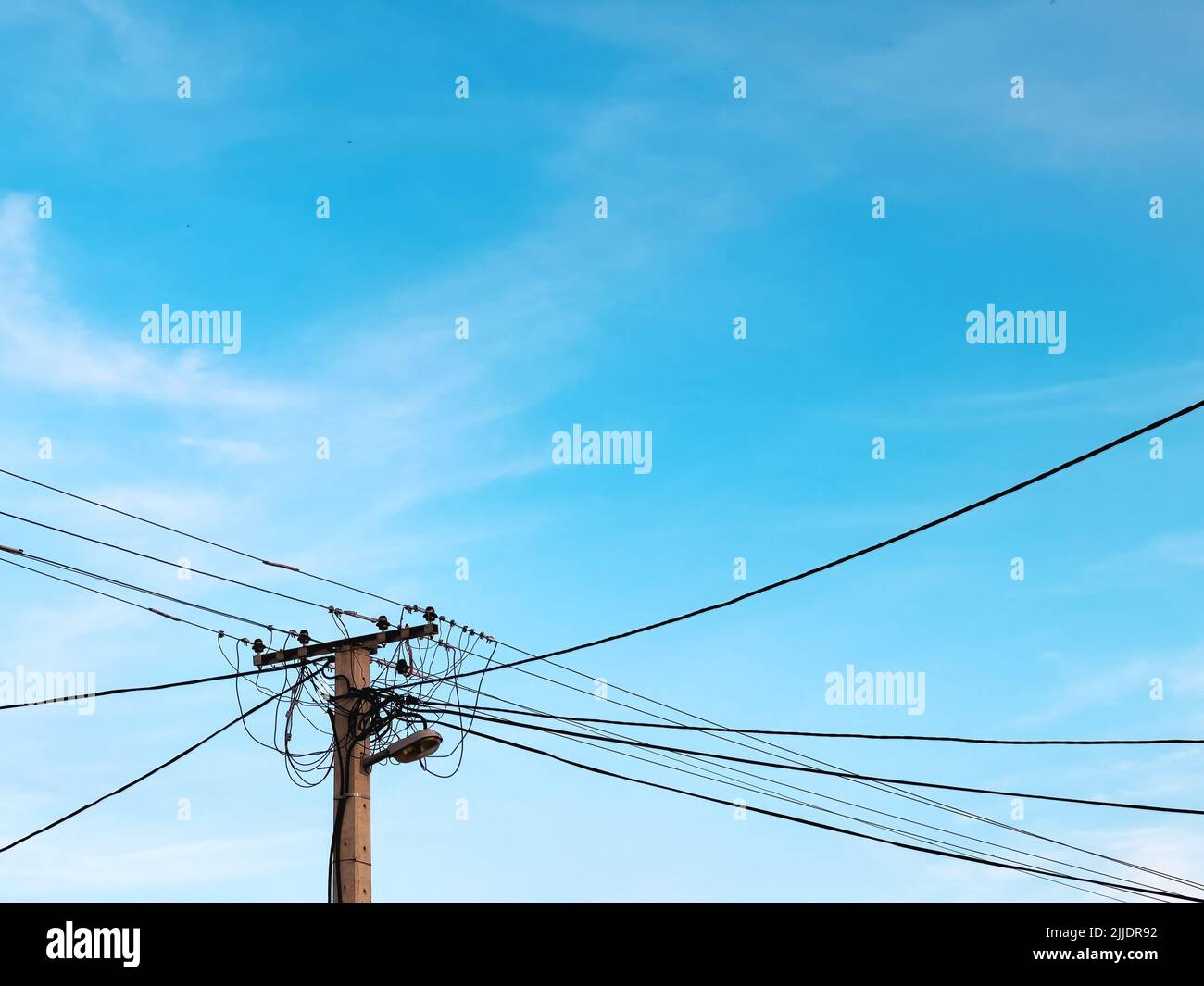 Overhead electric line equipment hi-res stock photography and images ...