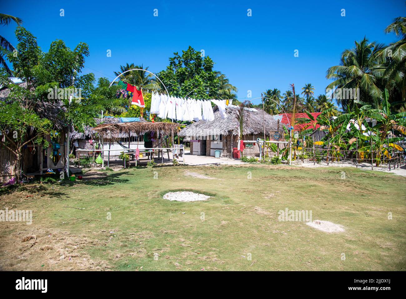 Indigenous huts on an island in the San Blas Islands in Panama Stock ...