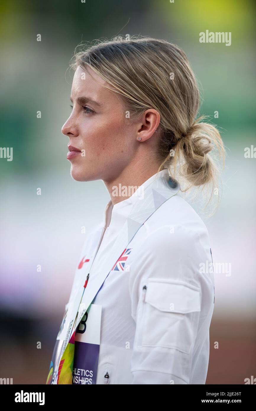 Eugene, Oregon USA, 23rd July 2022. Keely Hodgkinson (GB&NI) receiving ...
