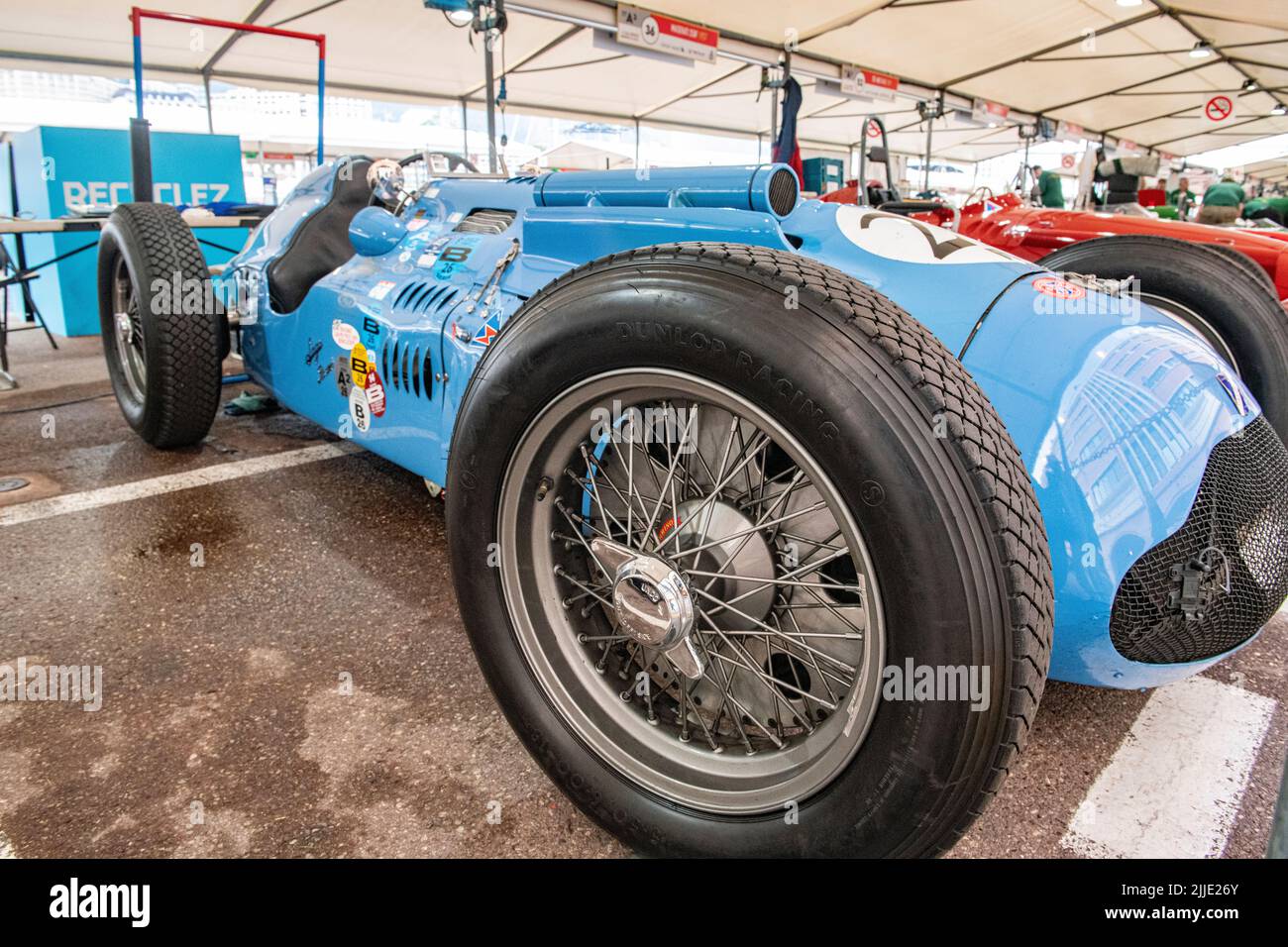 Single seater 1950's racing car at the historic grand prix pits in ...