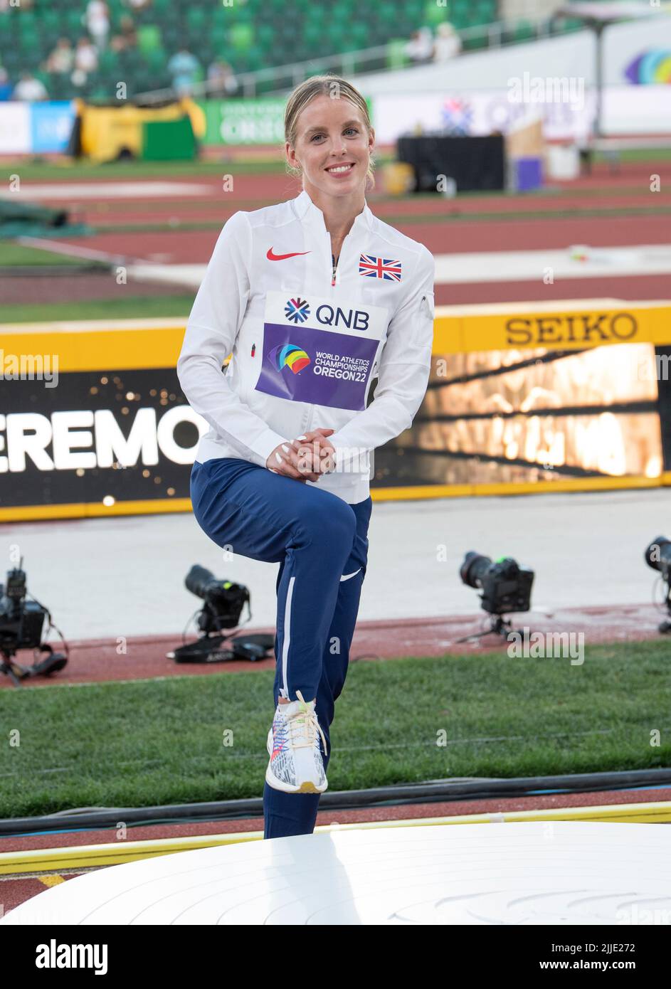 Eugene, Oregon USA, 23rd July 2022. Keely Hodgkinson (GB&NI) receiving ...