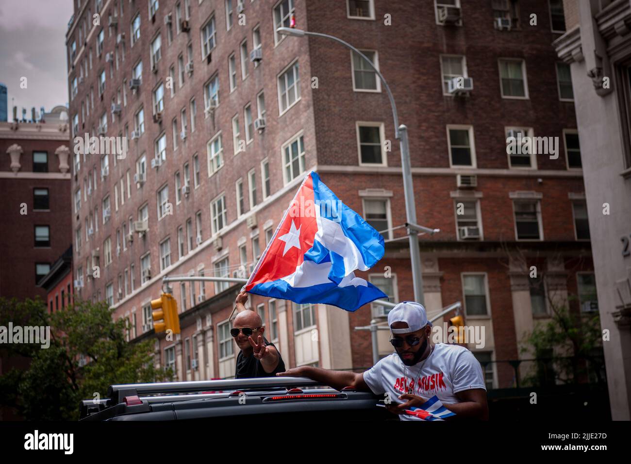 Cuban-Americans join with other Hispanic groups to celebrate their ...