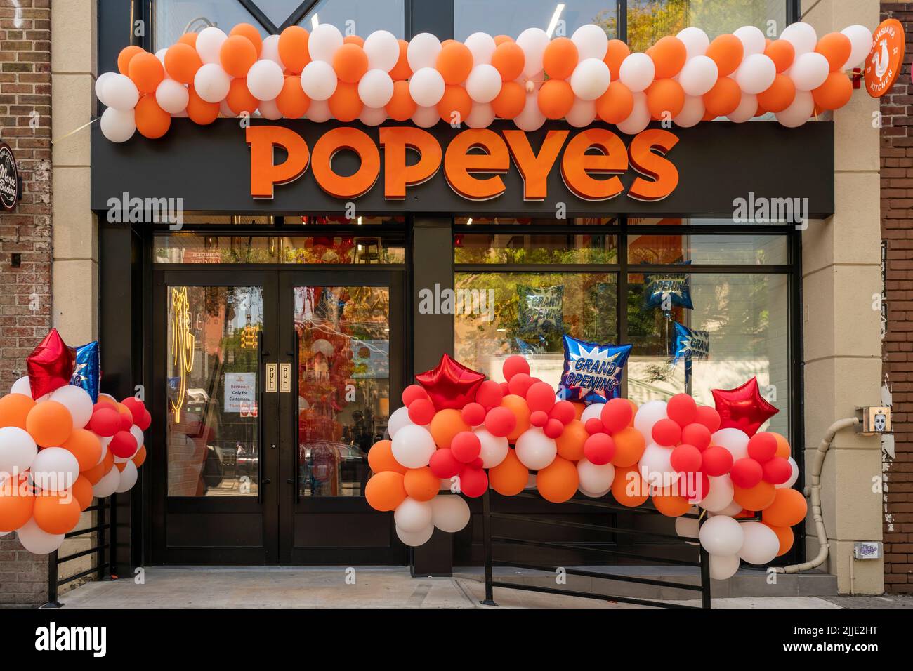 Grand opening of a Popeye’s Louisiana Kitchen franchise in Greenwich ...