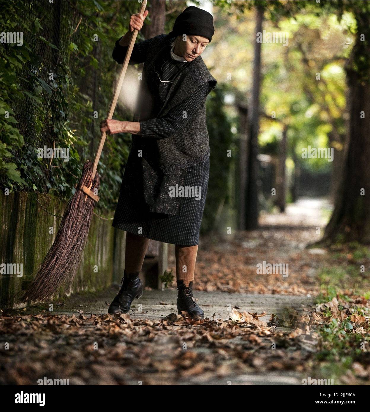 Helen mirren 2012 hi-res stock photography and images - Alamy