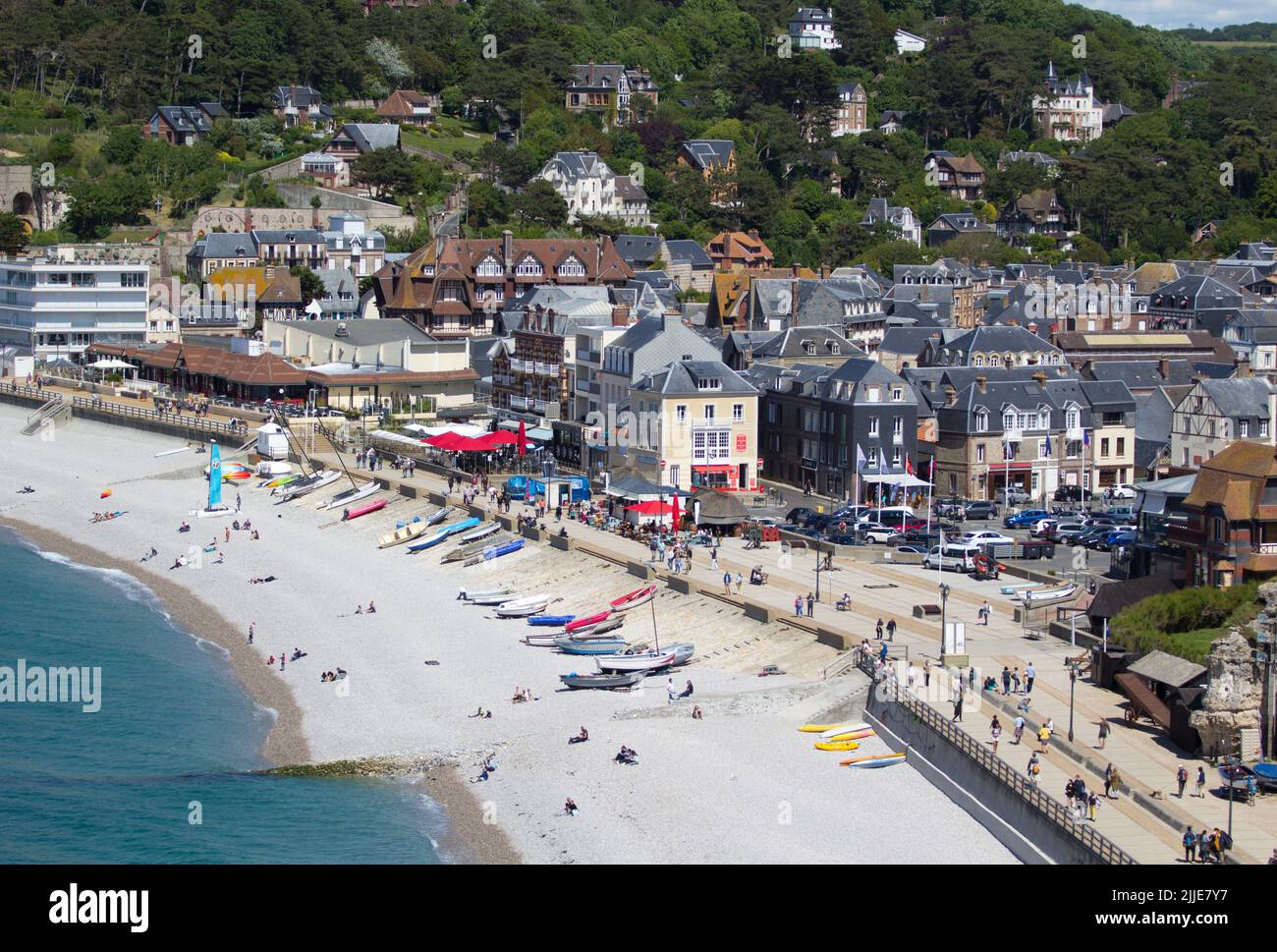 07 June 2022, France, Étretat: View of the village of Etretat on the ...