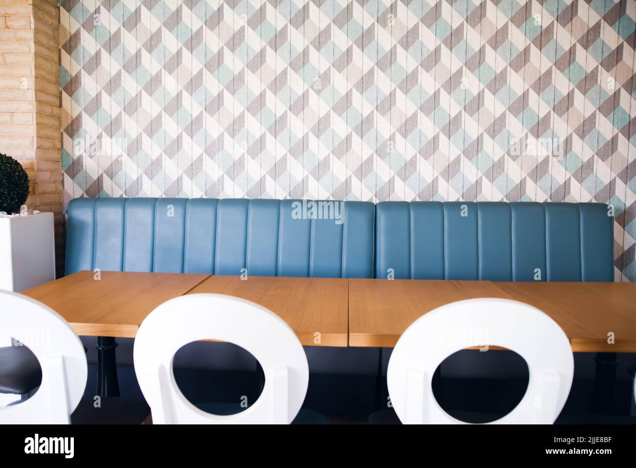 Empty hall of a cozy, modern restaurant Stock Photo - Alamy