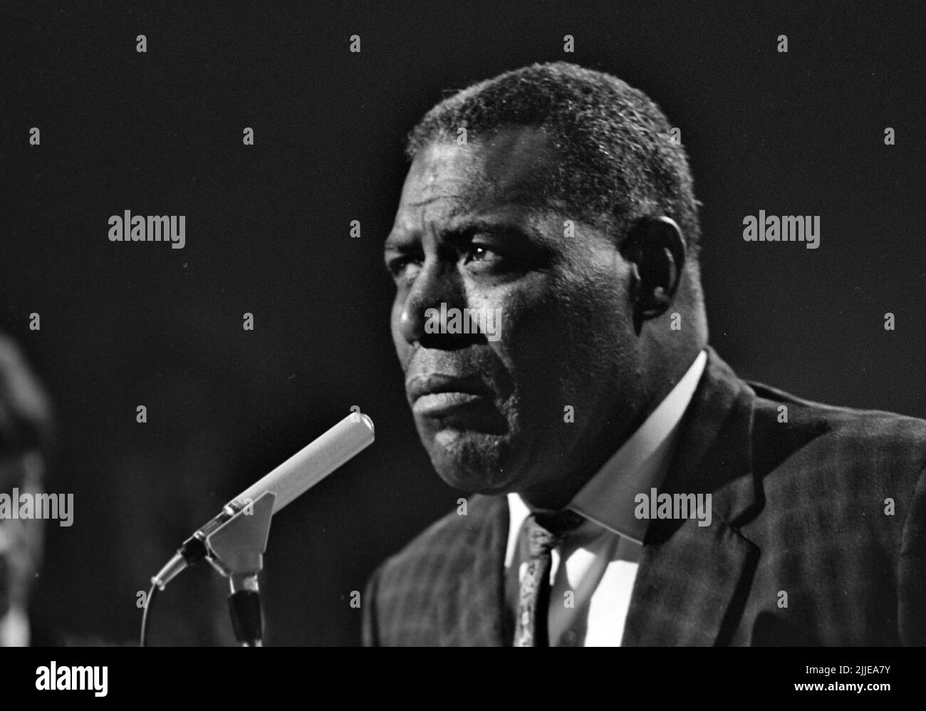 Howlin wolf 1960s hi-res stock photography and images - Alamy