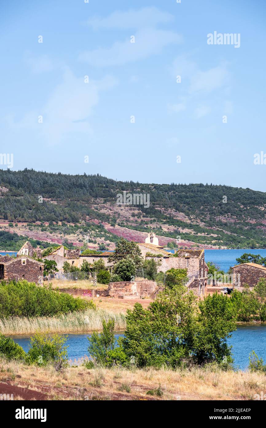 Village reservoir hi-res stock photography and images - Alamy