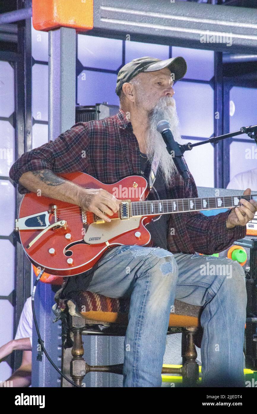 Seasick Steve performs at Carfest North Stock Photo - Alamy