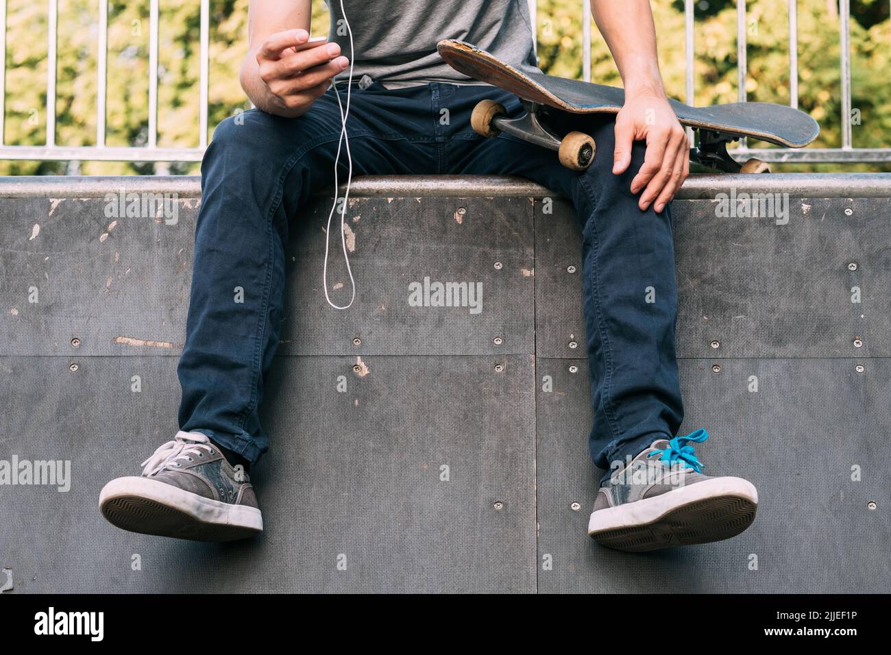 Skateboarding style hi-res stock photography and images - Alamy