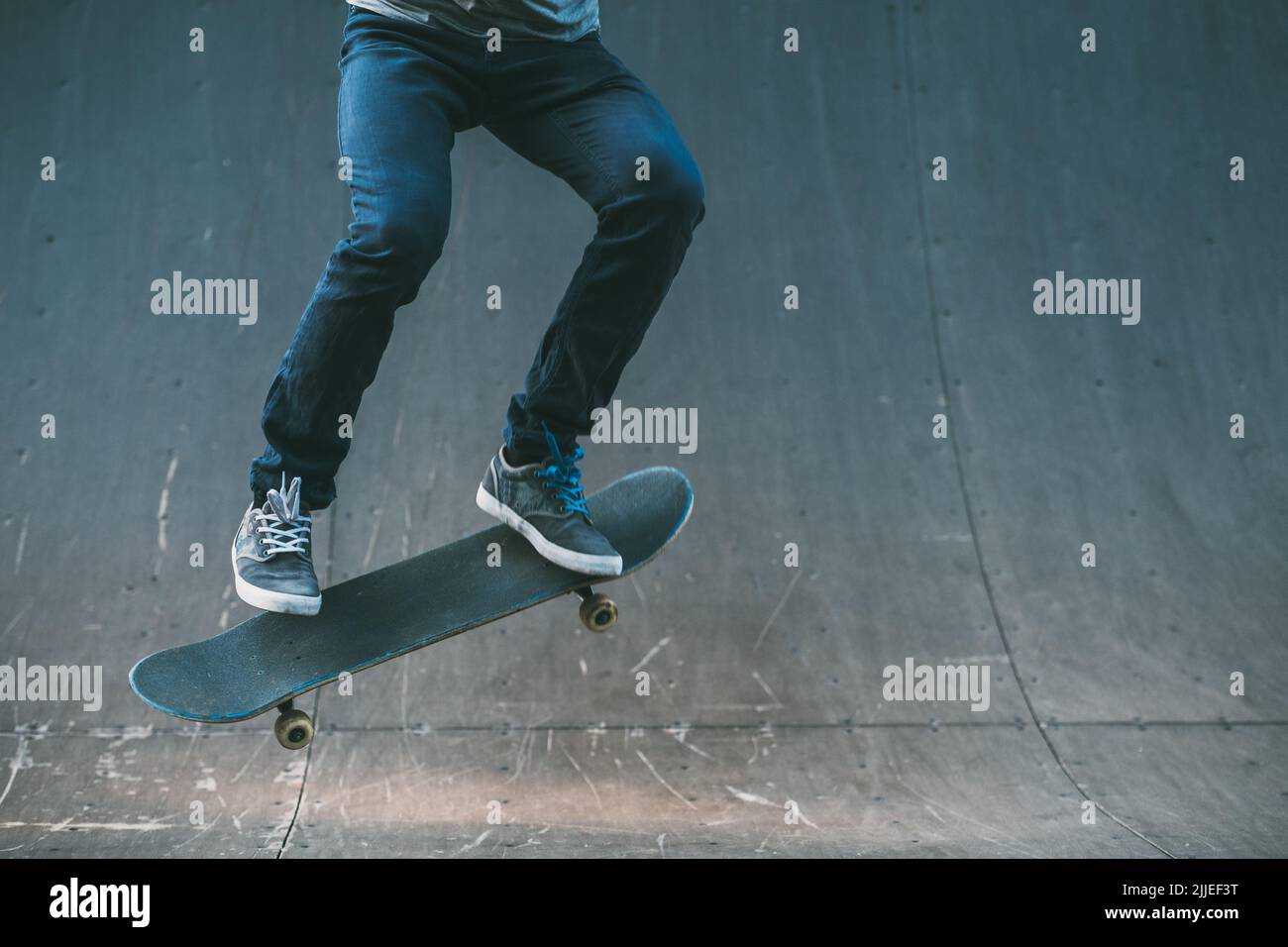 Practice skateboarding hi-res stock photography and images - Alamy