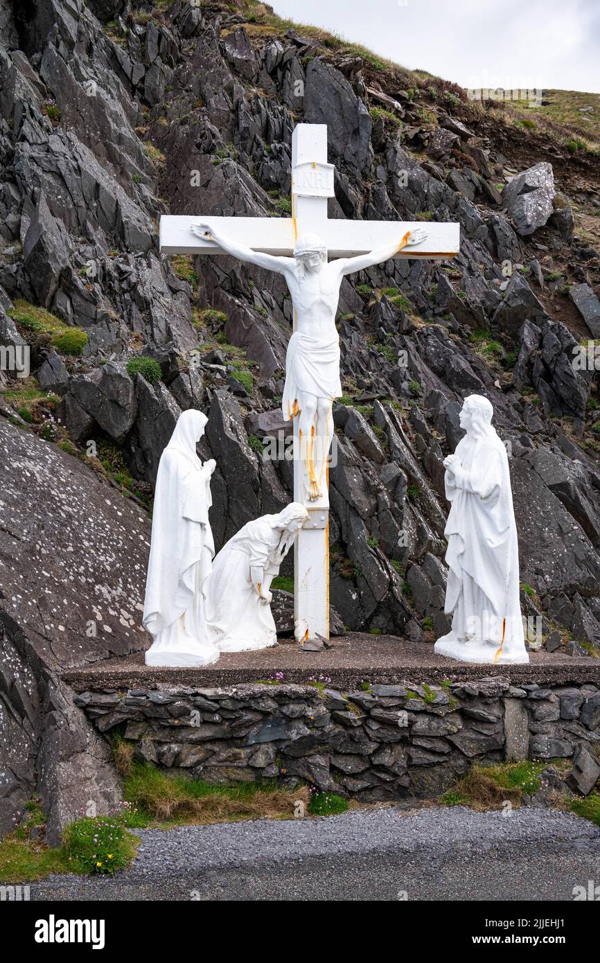 The roadside White Cross on the Slea Head Drive., County Kerry, Ireland ...