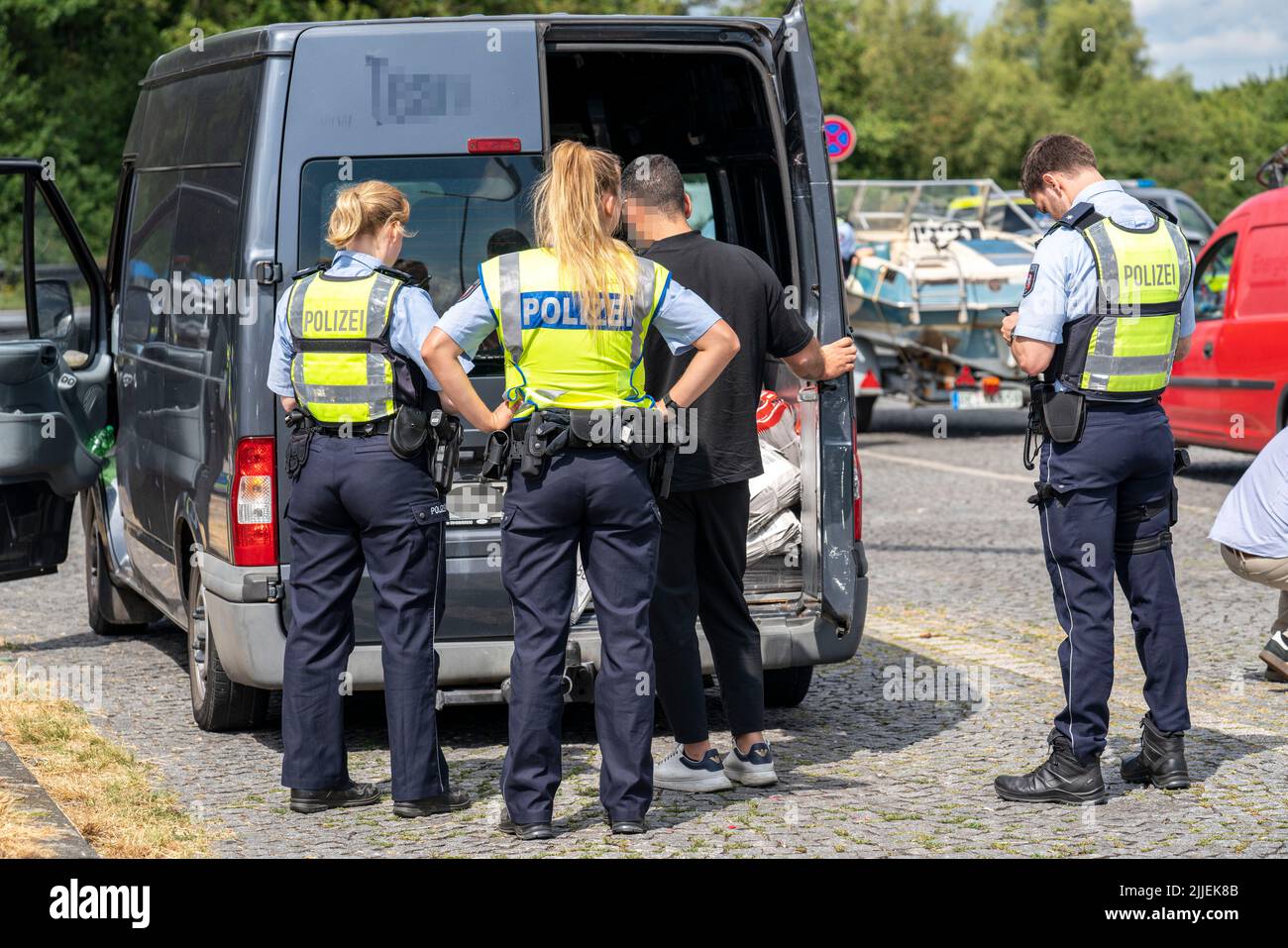 Road camper van police officers hi-res stock photography and images - Alamy