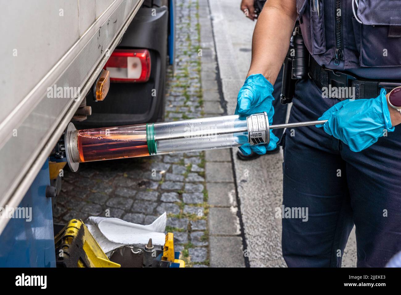 Nationwide checks of tourist traffic on the motorways in NRW, by police ...