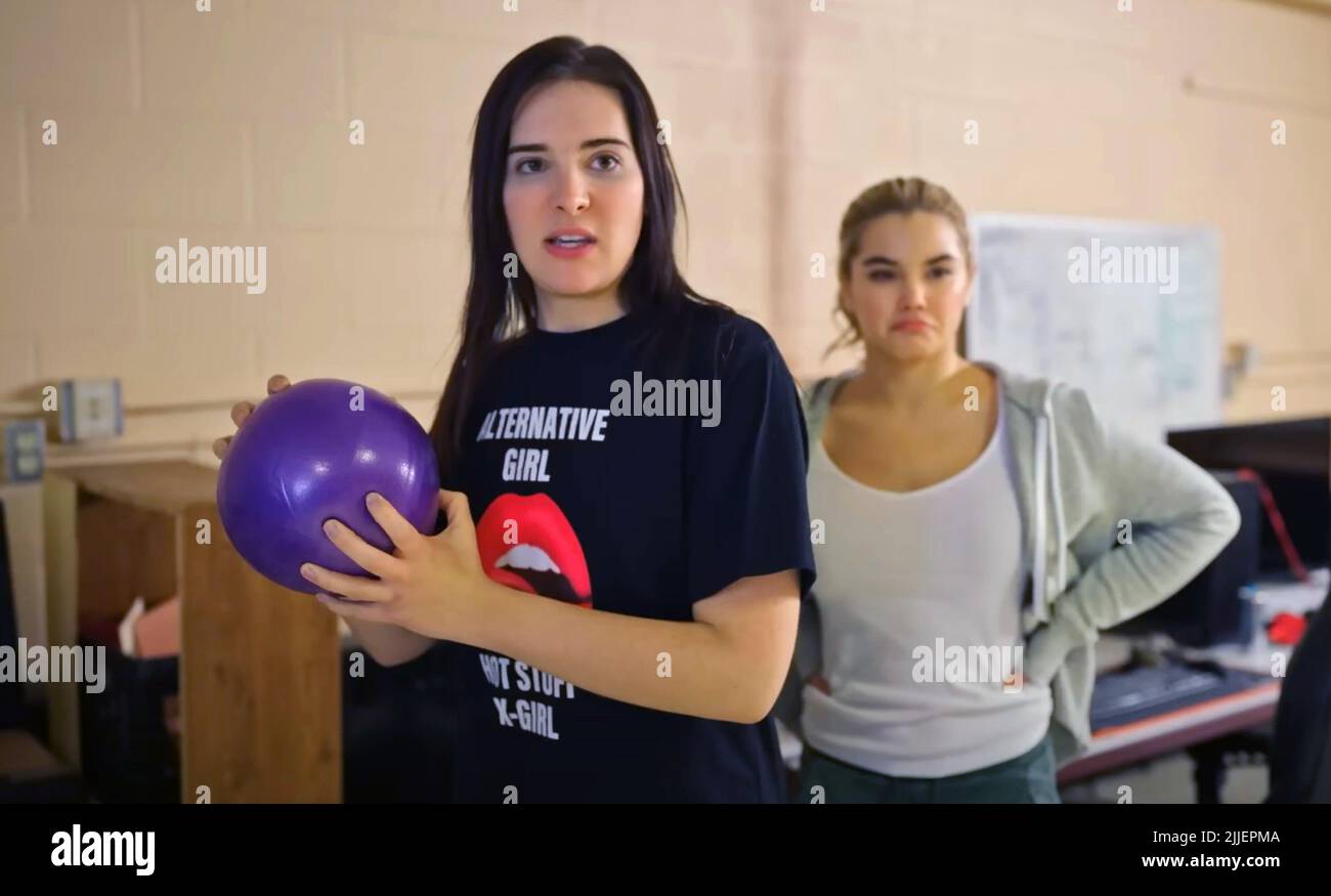 1UP, (aka ONE UP), from left: Hari Nef, Paris Berelc, 2022. © Lionsgate ...