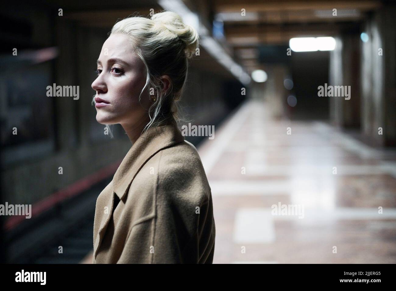 WATCHER, Maika Monroe, 2022. © IFC Midnight / courtesy Everett ... WATCHER, Maika Monroe, 2022. © IFC Midnight / courtesy Everett ...