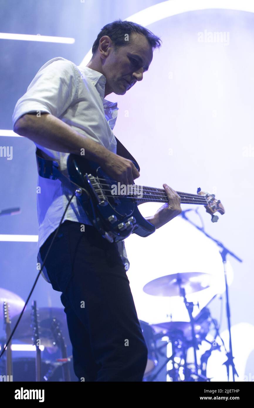 Manchester indie band James kicked off their UK arena tour at the First ...