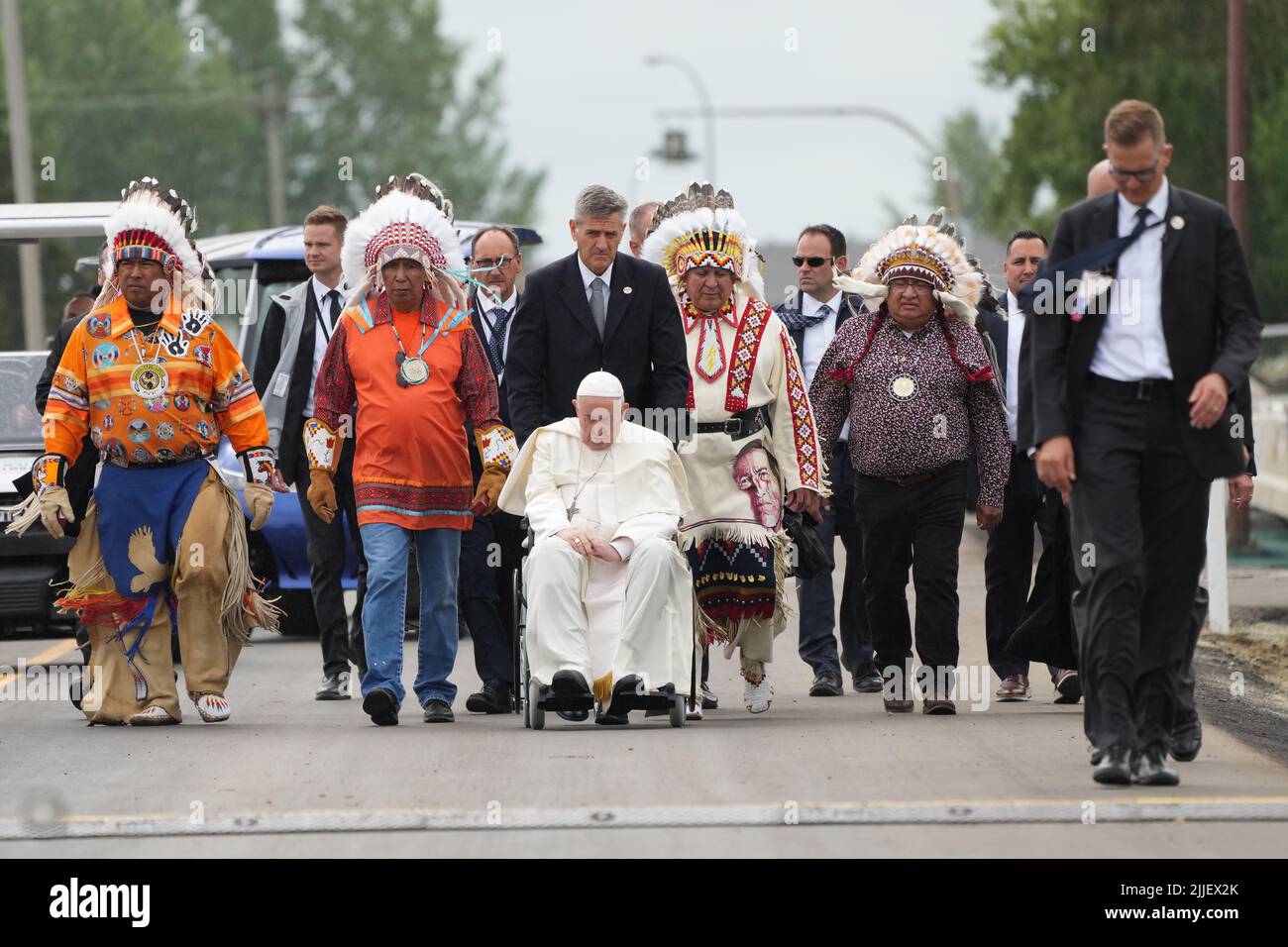 Pope Francis is shown with Indigenous chiefs at the Ermineskin Cree ...