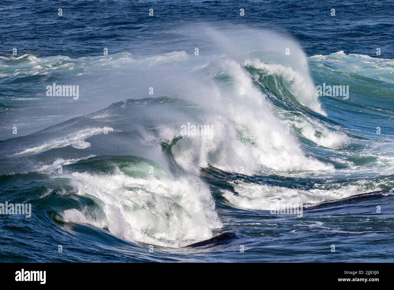 Breaking wave of East Australian coast Stock Photo - Alamy