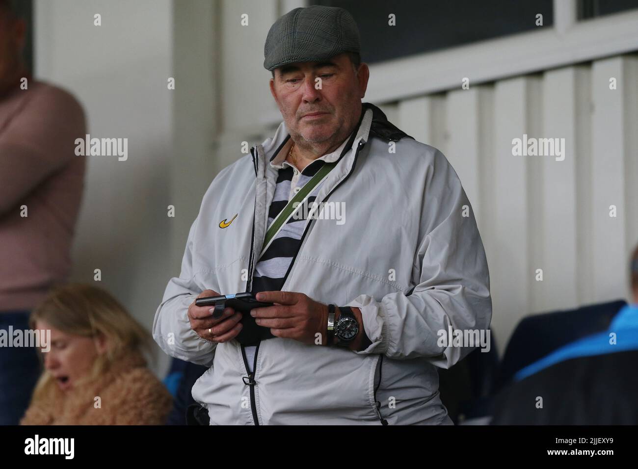 Jeff winter referee hi-res stock photography and images - Alamy