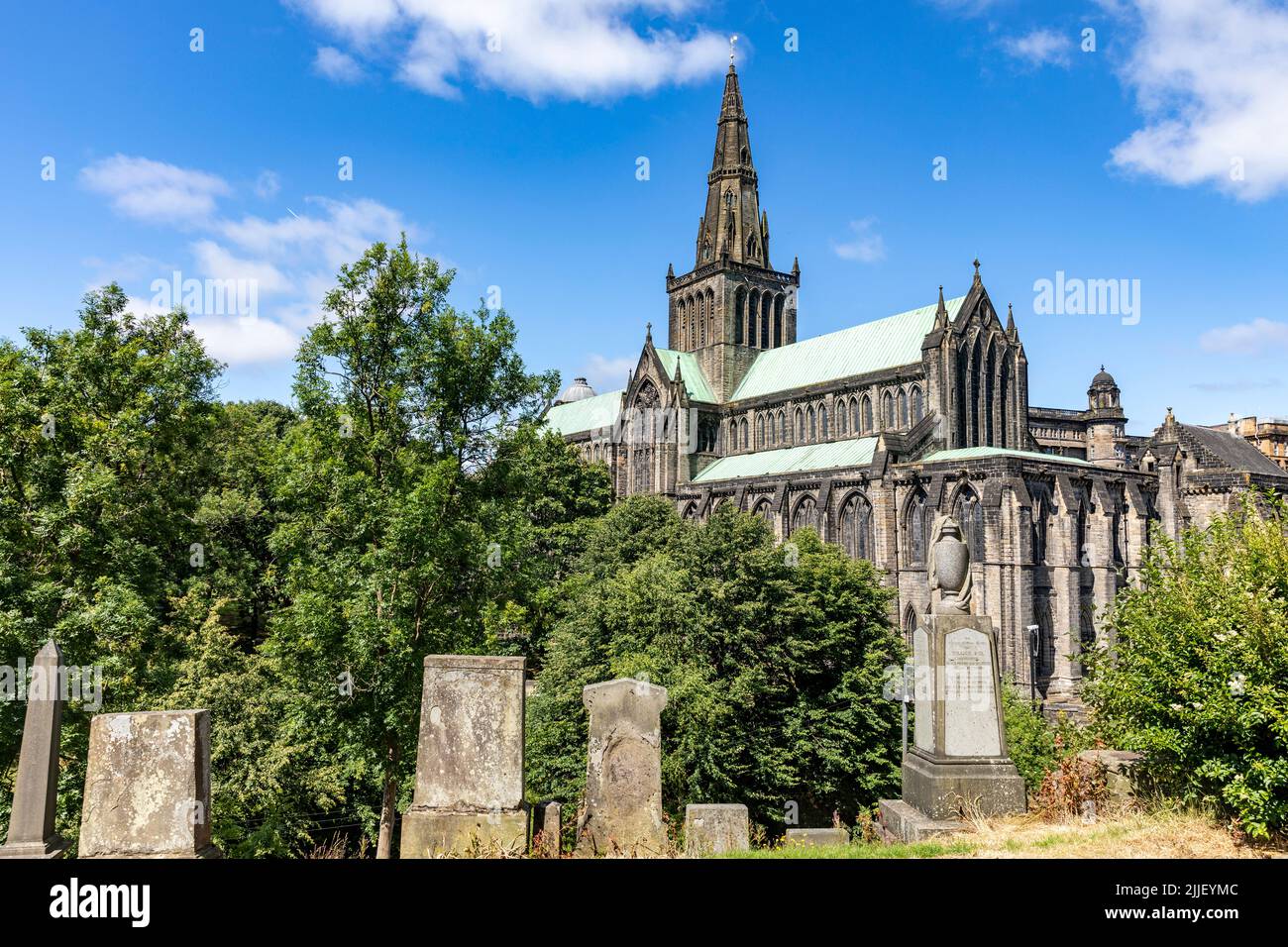 Glasgow Cathedral architecture and Glasgow necropolis burial site ...