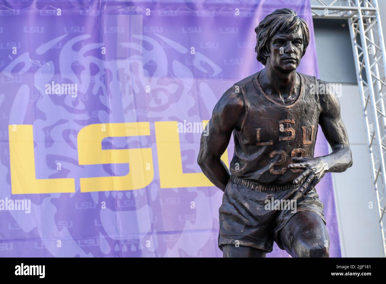 July 25, 2022: LSU basketball great Pete Maravich's new statue is ...