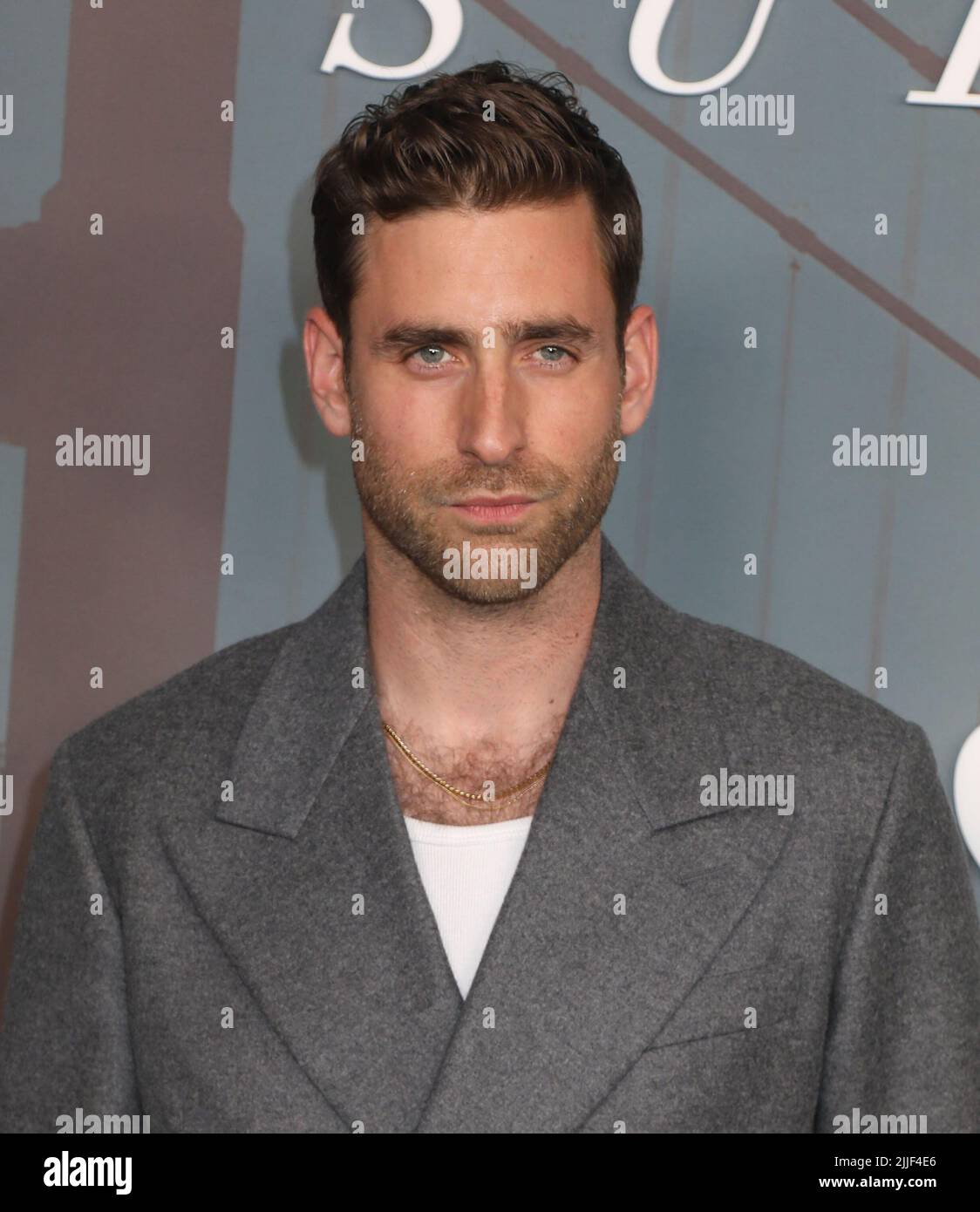 Oliver jackson cohen red carpet hi-res stock photography and images - Alamy