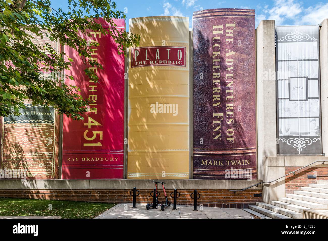 Kansas City, Missouri/USA- July 11, 2022: Kansas City Public Library ...