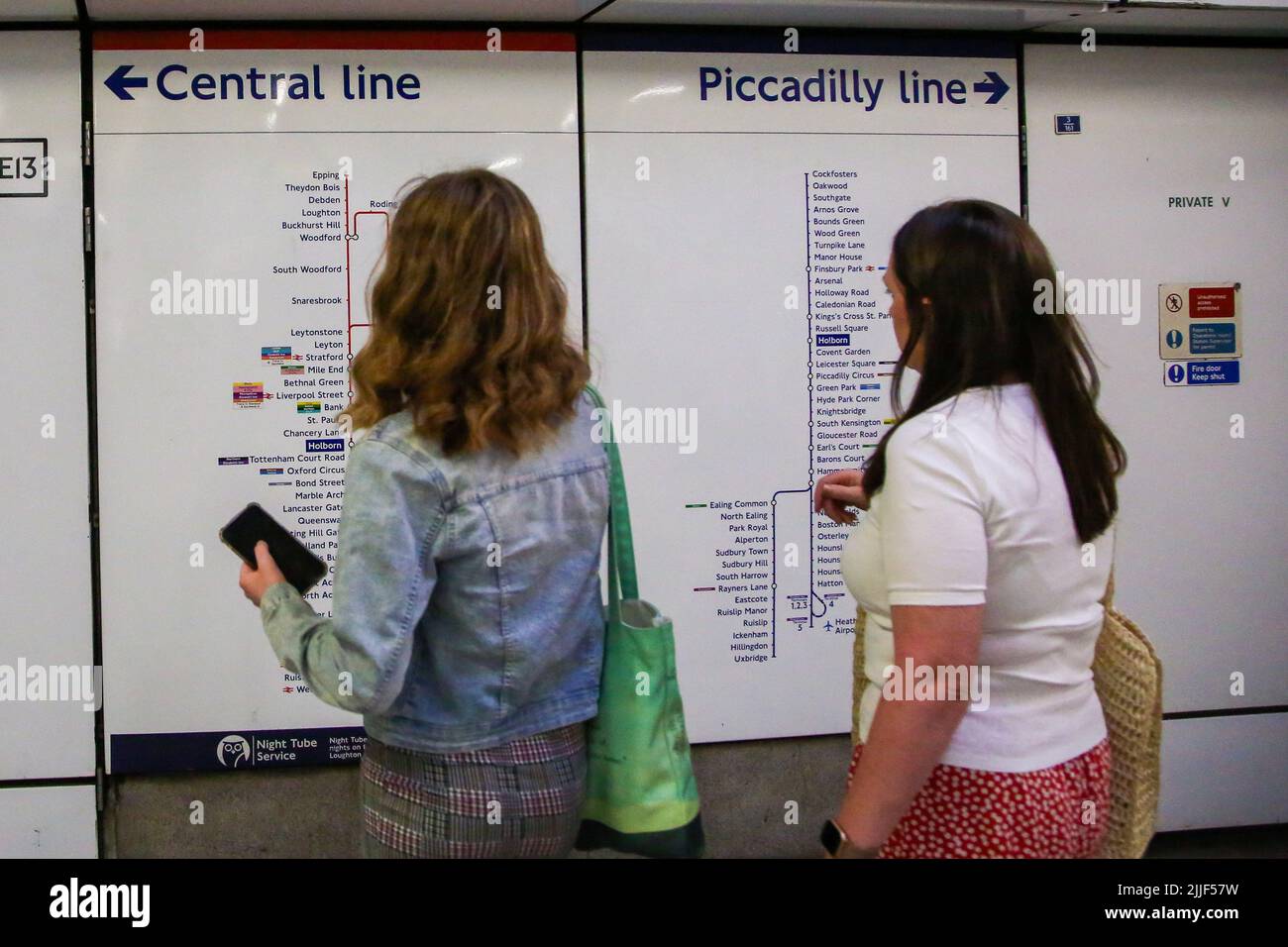 Holborn underground station hi-res stock photography and images - Alamy
