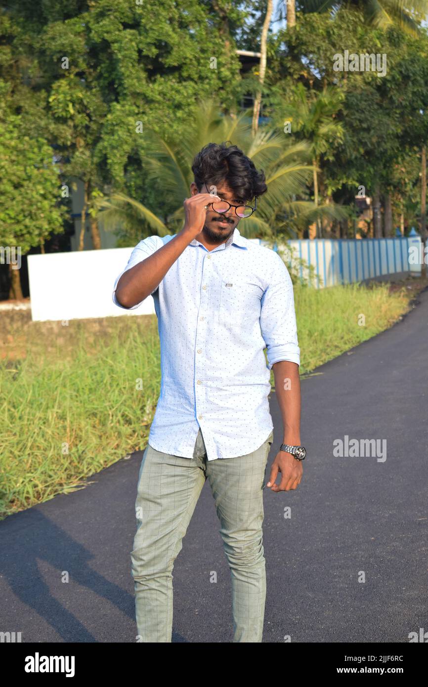 Indian man hi-res stock photography and images - Alamy