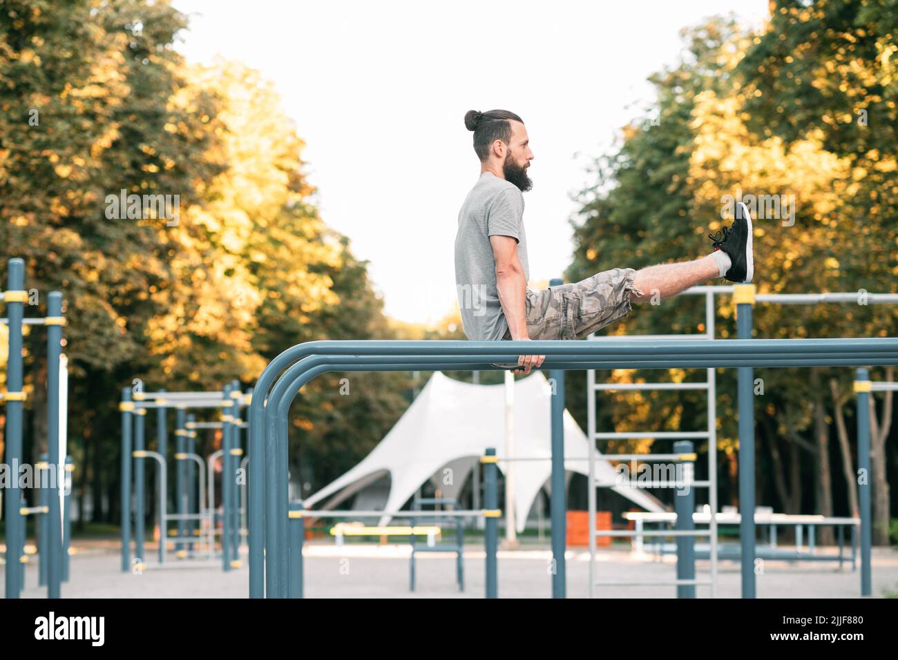 outdoor exercise street workout man training Stock Photo - Alamy